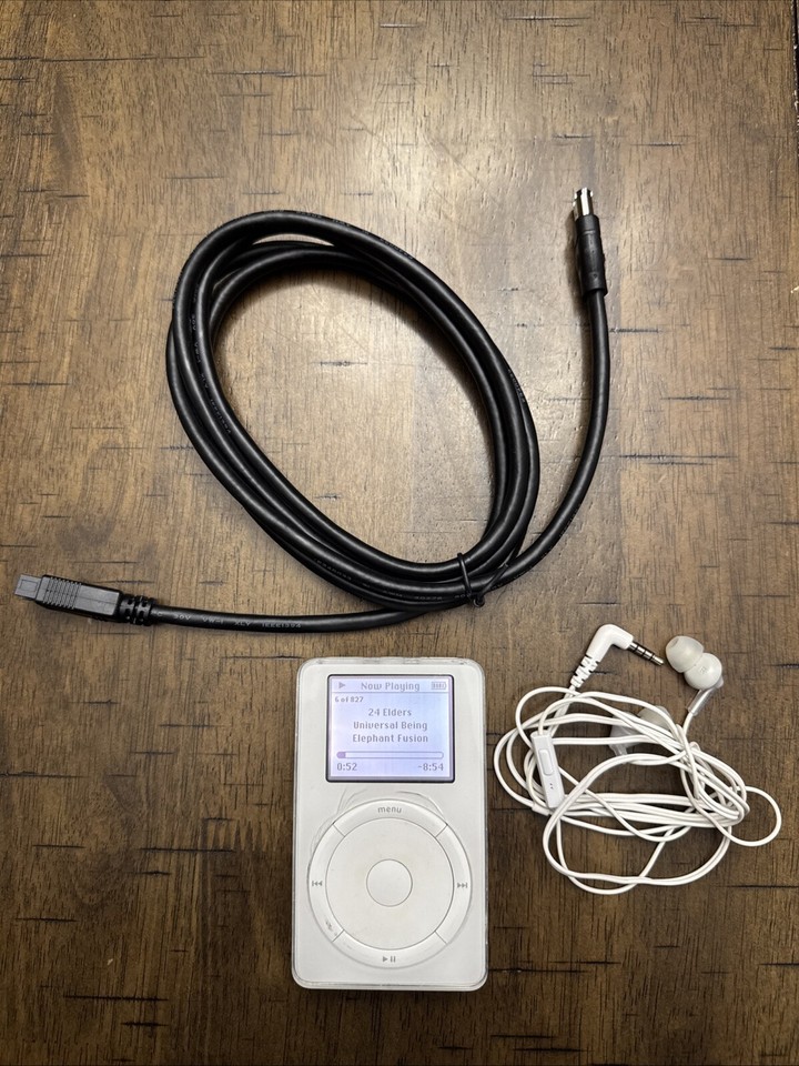 Apple iPod Classic 1st Generation-M8541 5GB -Great Condition/ WORKS w ...