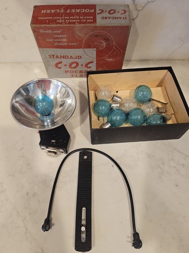 C.O.C. Standard Pocket Flash kit Model JBC with Box & Extra Light Bulbs ...