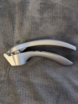 Pampered Chef H11 Metal, Easy Squeeze, Rust Proof, Ergonomic Handle ...