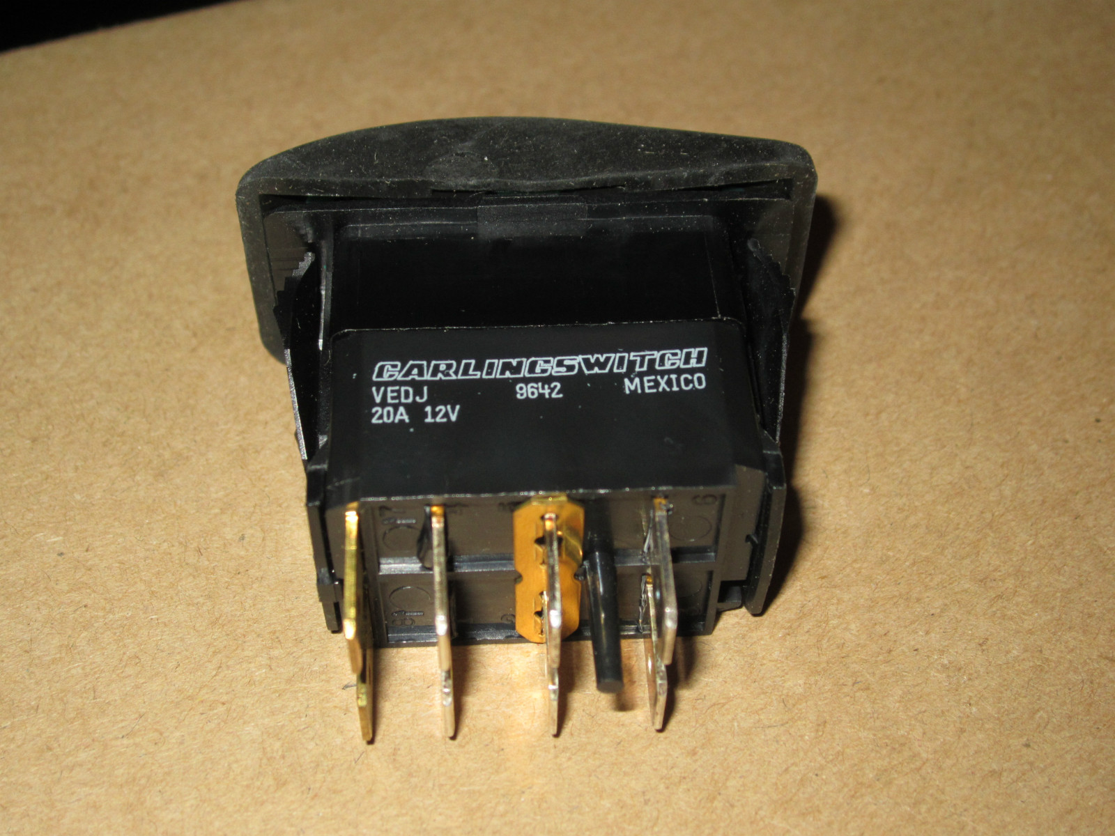 Carling Rocker Switch W/ Soft Rubber Green Light Actuator 8 Prong 20a ...