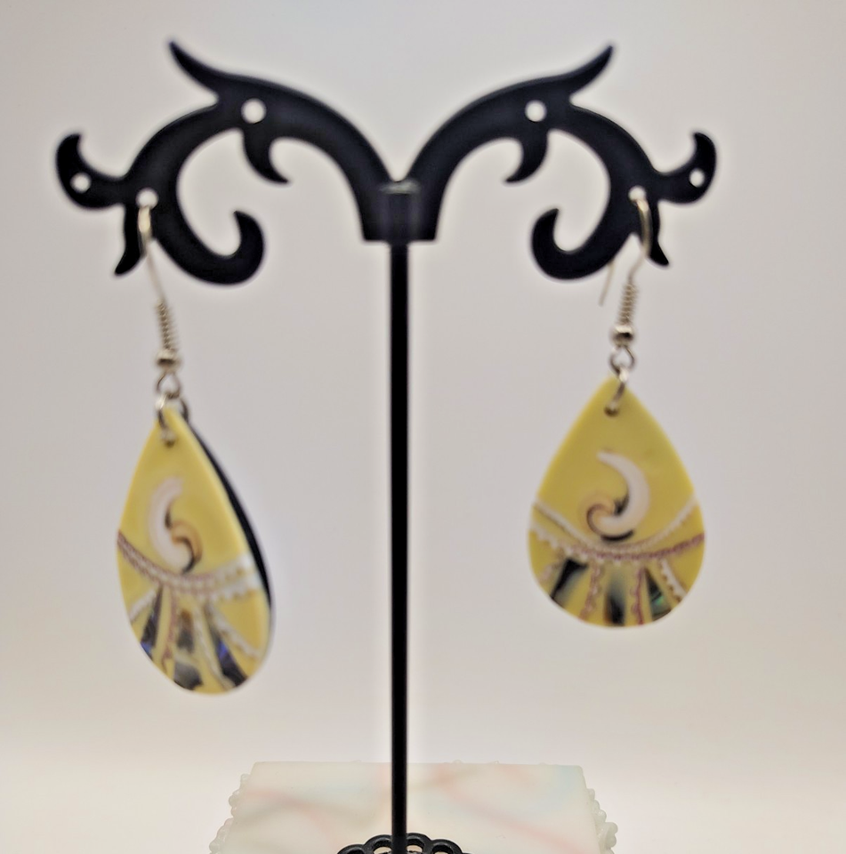 Teardrop Shaped Earring White Shell Iridescent Abalone Shell Inlay ...