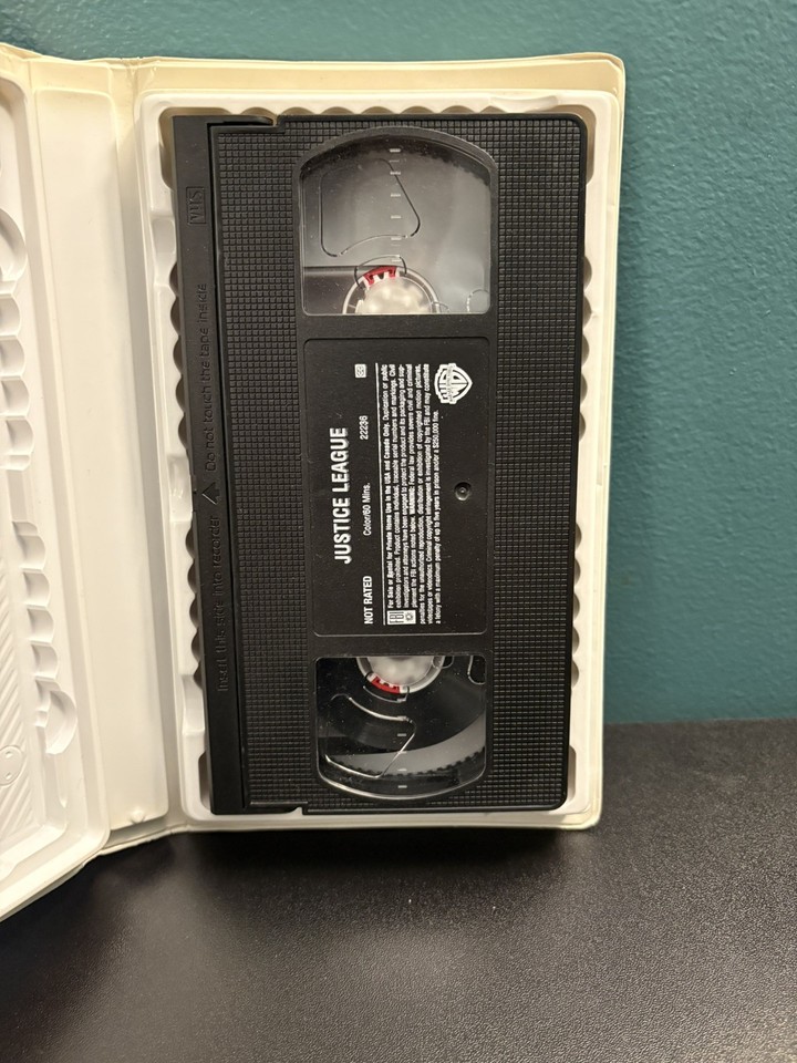 Vintage Cartoon VHS Lot - Looney Tunes, Justice League, Batman Beyond ...