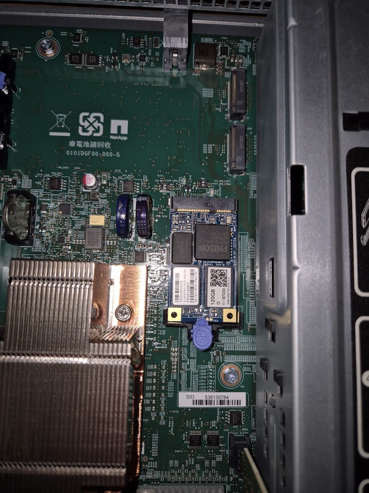 Netapp FAS8200 NAF-1601 / Dual controller / 256GB RAM / CPU / SSD ...
