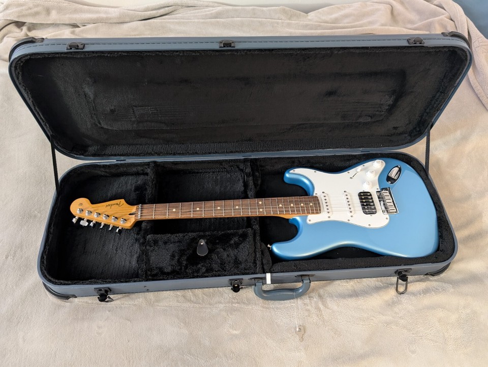 2025 Fender Player Plus Stratocaster Opal Spark Custom LSR Roller ...