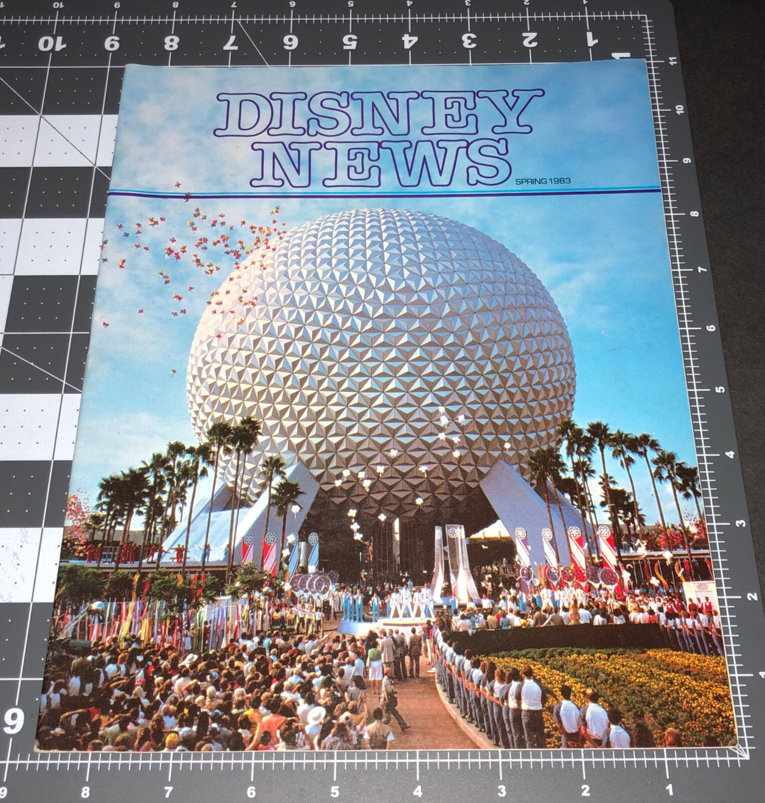 Spring 1983 Vintage DISNEY NEWS MAGAZINE Disney Channel Debut EPCOT ...