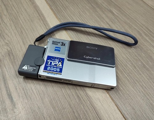 UNTESTED Sony Cyber-shot DSC-T7 Digital Camera Bundle 5.1MP Carl Zeiss ...