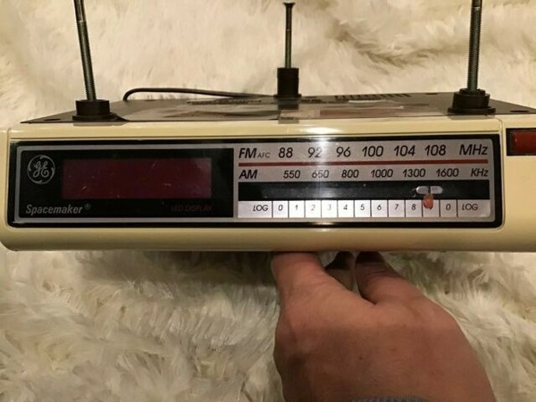 GE Spacemaker Kitchen Am/fm Radio Undercabinet Digital Clock 7-4212 ...