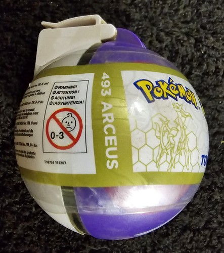 Pokemon 20th Anniversary - Master Ball 493 Arceus Figure - Tomy 2016 ...
