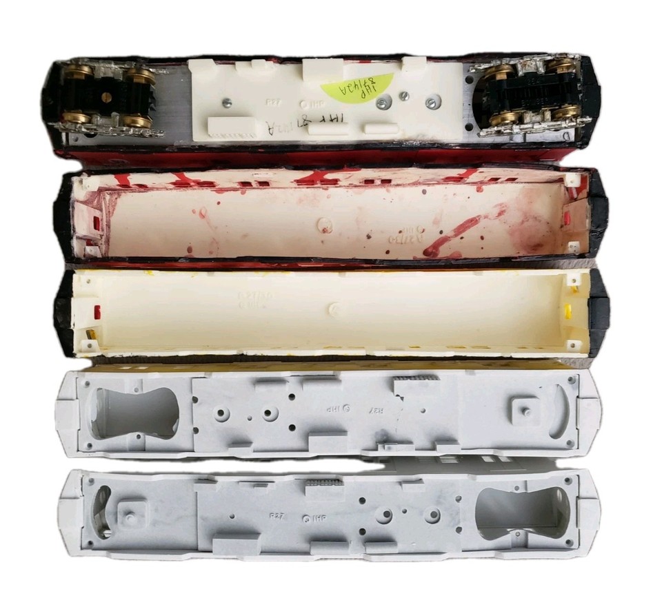 HO Scale Subway R27/R30 *One Powered Car Two Unpowered Cars + R16 *Two ...