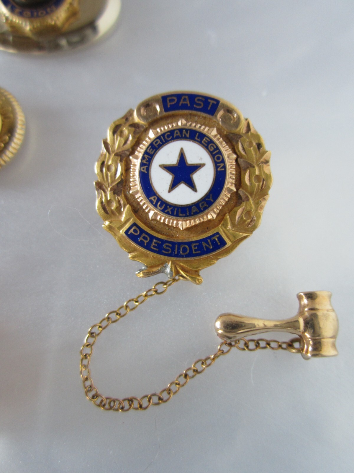 LOT OF VTG AMERICAN LEGION PAST PRESIDENT PINS 4 ARE 10K SOLID GOLD 2 W ...