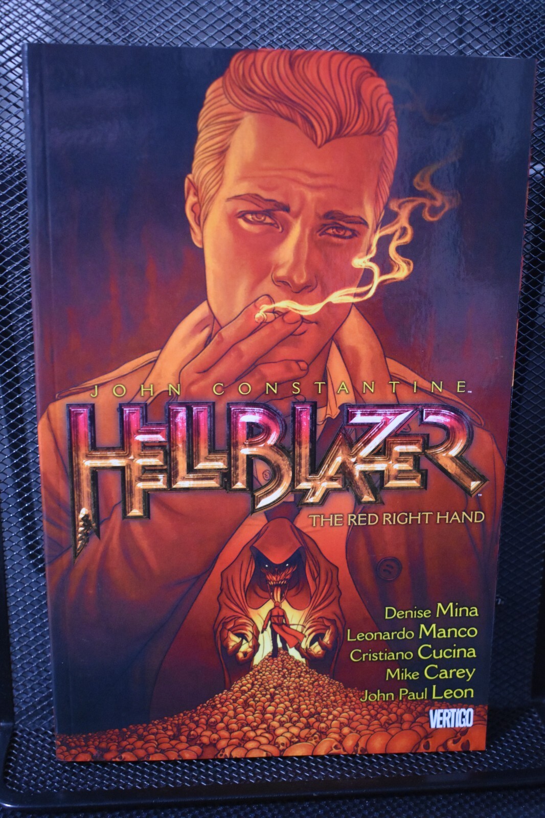 John Constantine Hellblazer Deluxe Edition Volume 19 Red Right Hand Vertigo TPB | eBay