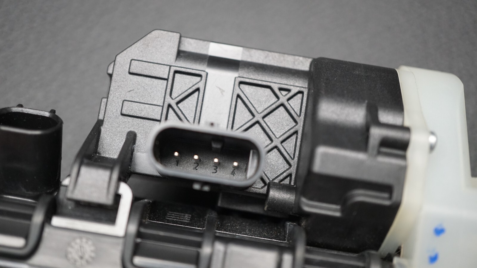 GENUINE 2017 MERCEDES BENZ E-CLASS W213 S213 TAILGATE RELEASE HANDLE ...