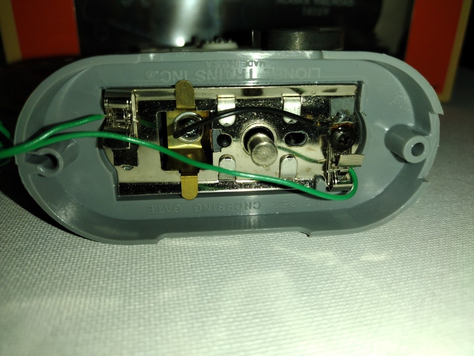 Lionel Black Alaska Tank Car Railroad Crossing Gate Excellent Condition ...