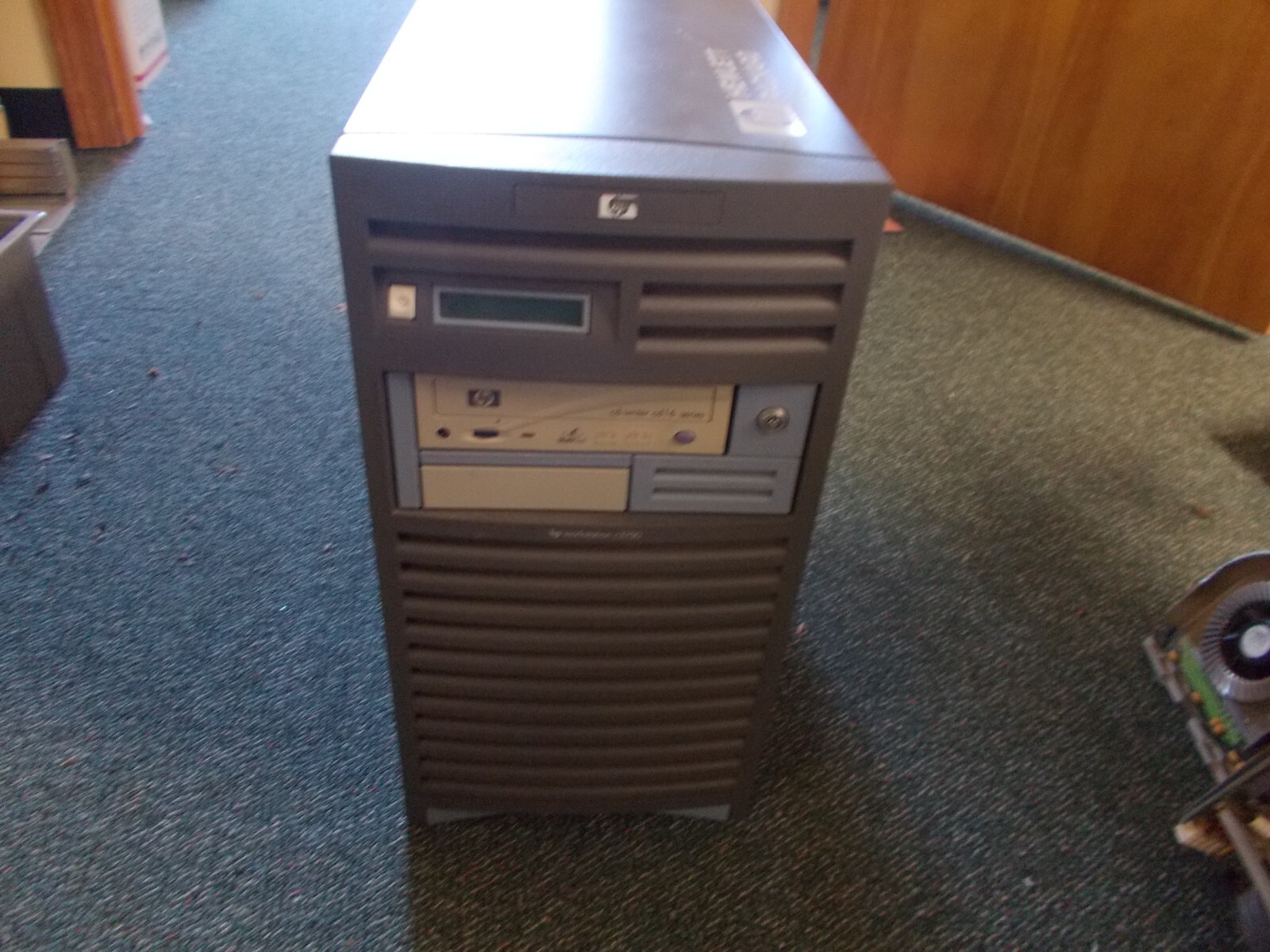 HP A6057B C3700 Workstation, 2gb mem, 73gb disk, FX5 graphics, cd-rom ...
