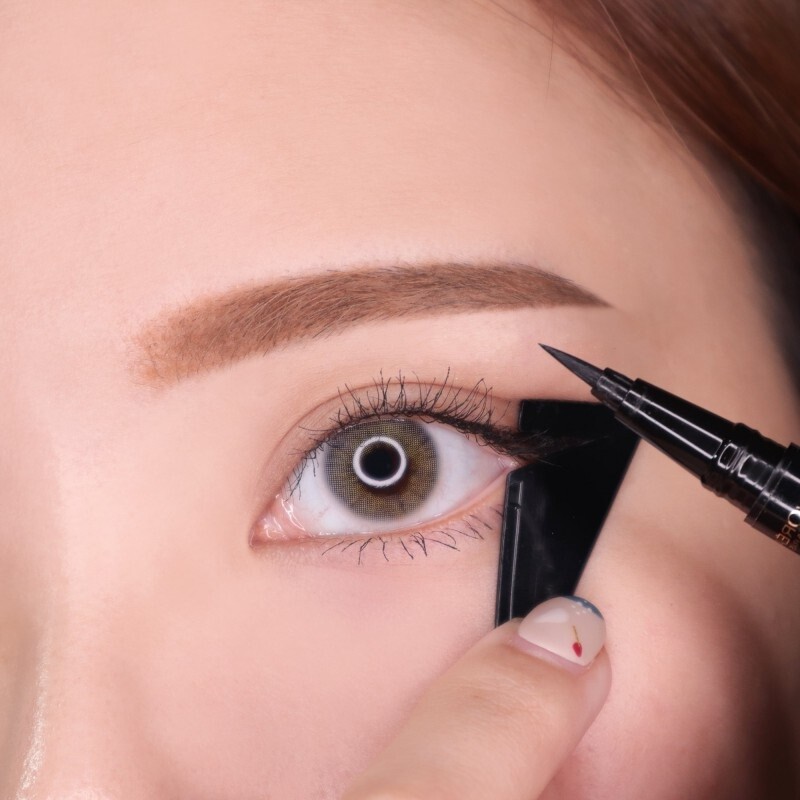 L'oreal Flash Cat Eye Waterproof Brush Tip Liquid Eyeliner | eBay