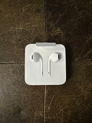 Apple EarPods with Lightning Connector In Ear Canal Headset - White ...