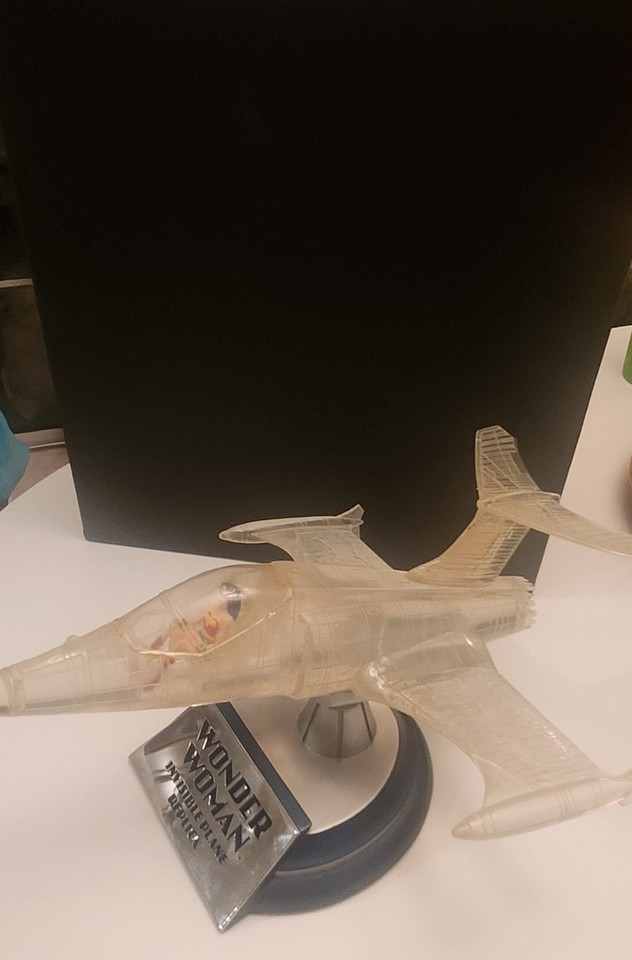 RARE DC Direct Gallery Wonder Woman Invisible Jet Replica limited 700 ...