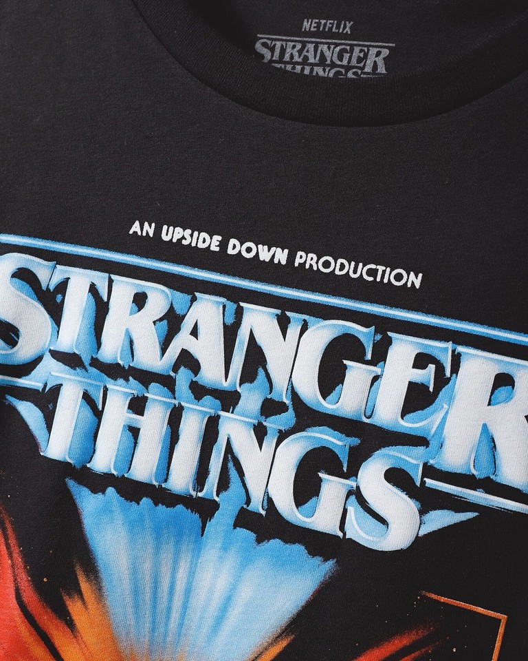 Bundle Stranger Things T-Shirts – Set of 2 – Men’s Size L Official ...