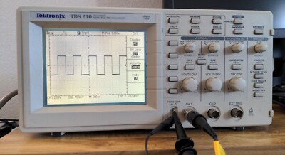 Tektronix TDS 210 60MHz Digital Oscilloscope TDS210 with probes | eBay