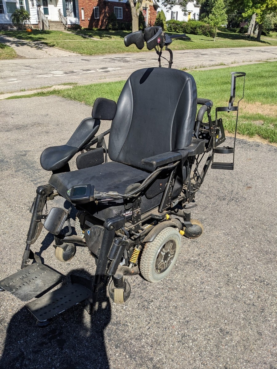 Quantum 6000 Wheelchair
