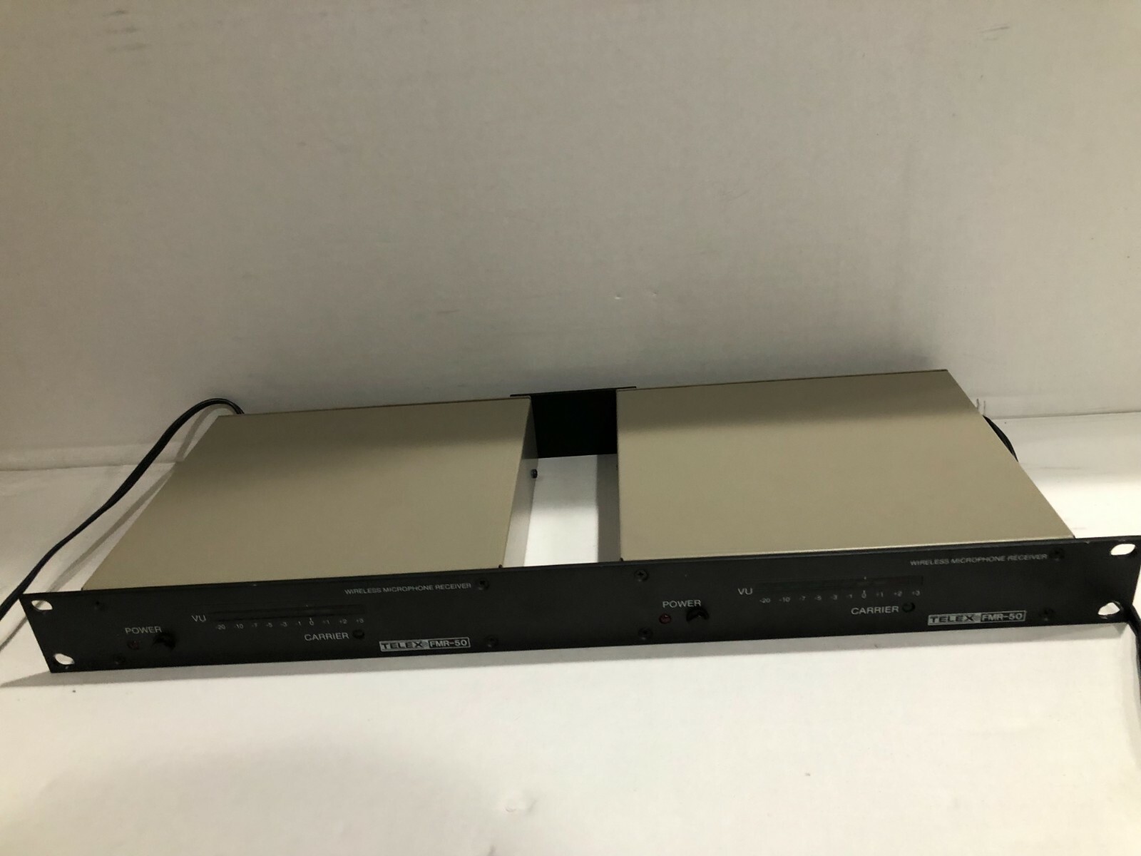 2 Telex Communications Inc. FMR-50 Wireless Microphone Receiver Made in ...