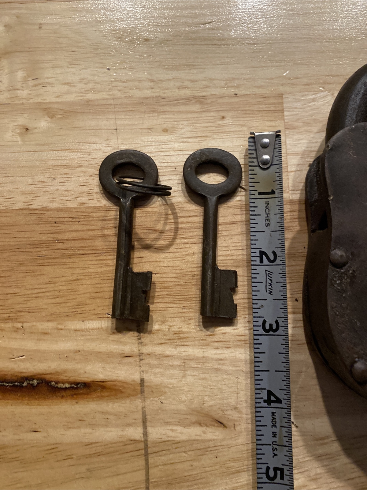 Alcatraz Padlock Key Set Lot 2 Keys Brass Lock Clint Eastwood Prison ...