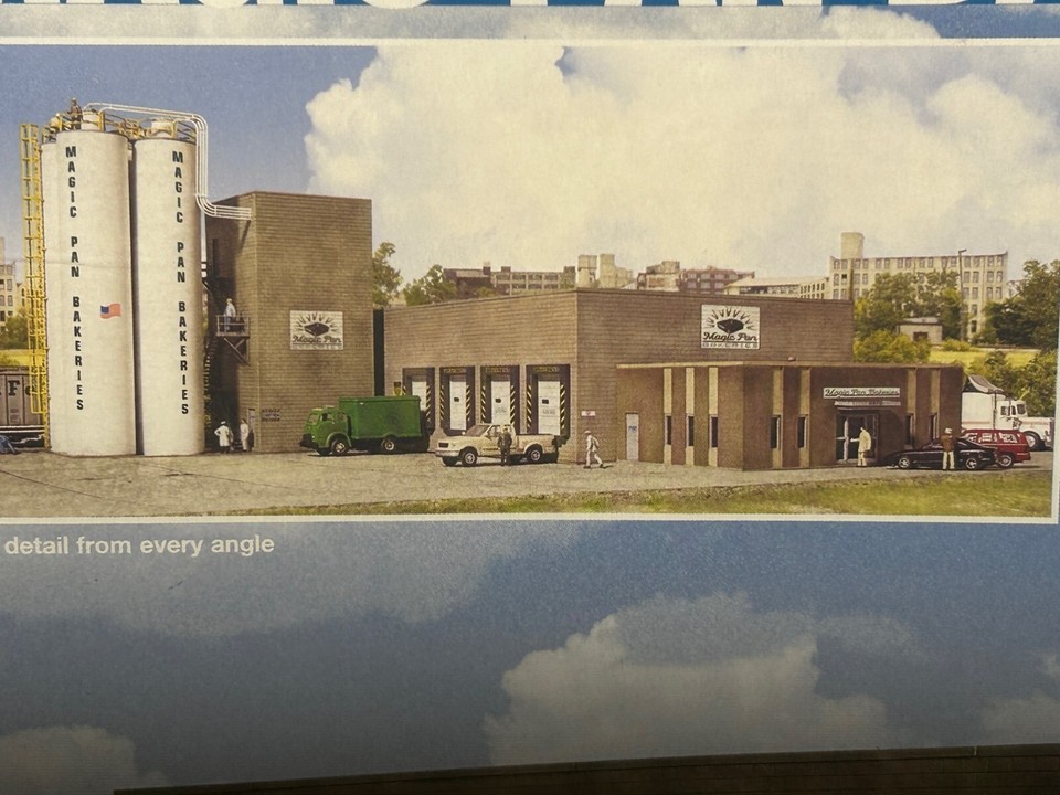 MAGIC PAN INDUSTRIAL BAKERIES w/ SILOS & DOCKS - HO Scale KIT 933-2915 ...