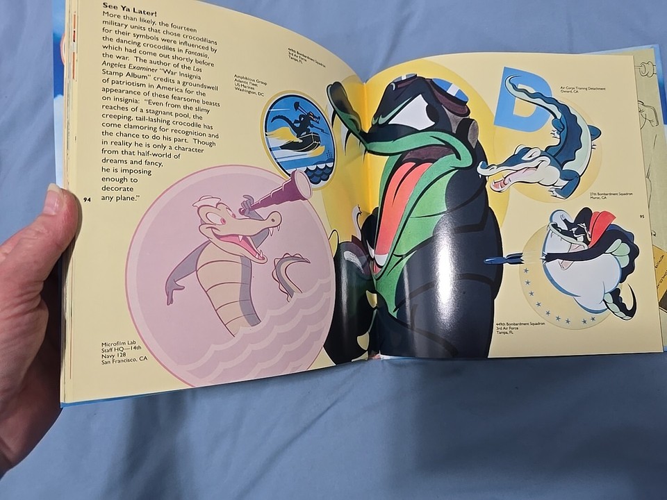 DISNEY DONS DOGTAGS BOOK THE BEST OF DISNEY MILITARY INSIGNIA WORLD WAR ...