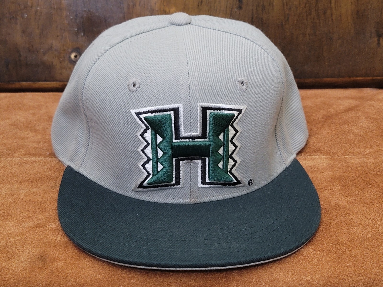 University Of Hawaii Cap Hat Snap Back Gray Black 3D Embroidered Logo ...