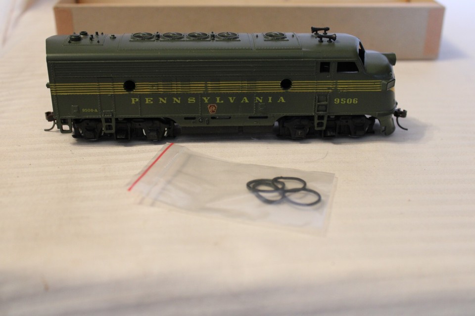 HO Scale Athearn, F7-A Diesel Locomotive Pennsylvania, Green #9506 RB ...