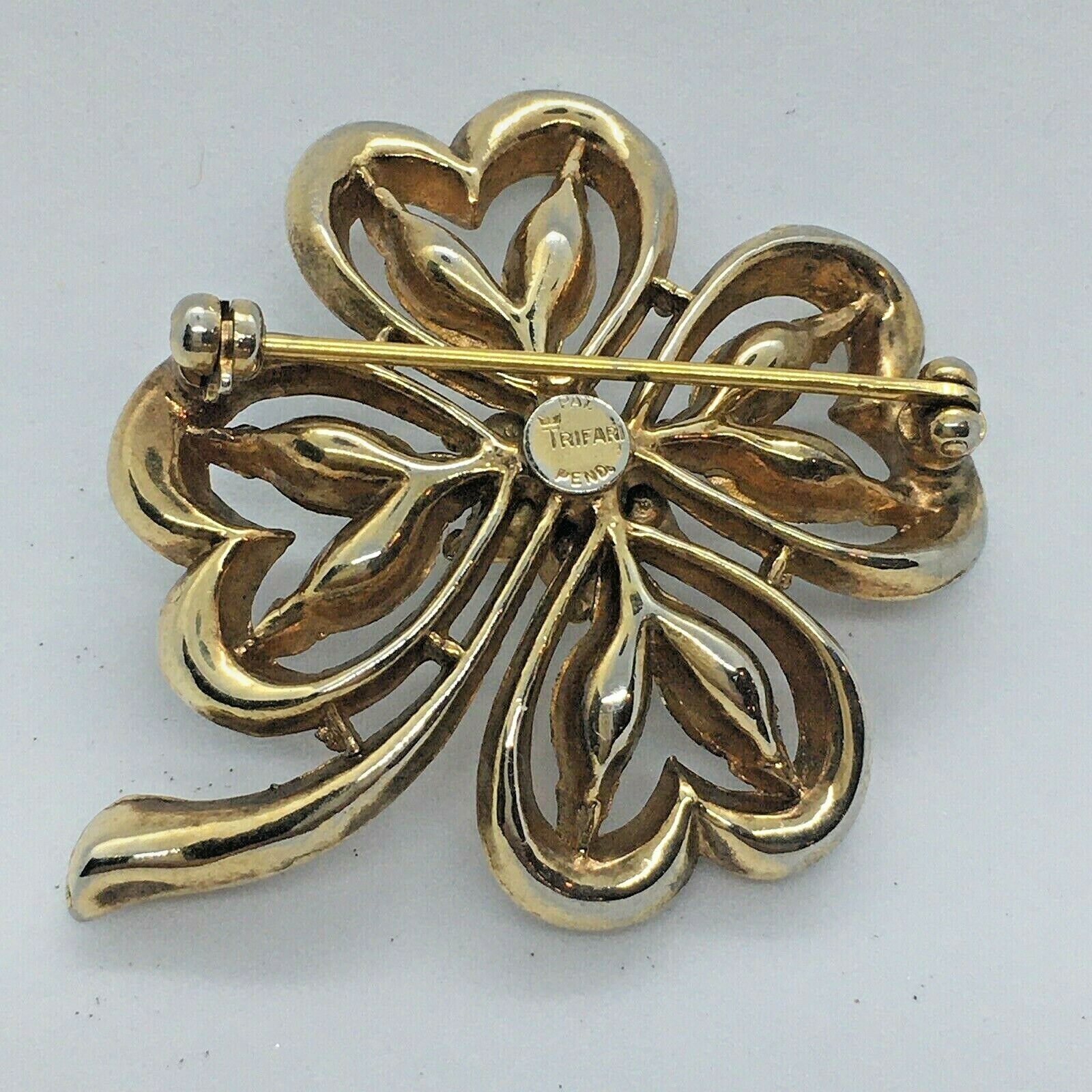 Signed Early 40s TRIFARI CROWN Goldtone Four Leaf Clo… - Gem
