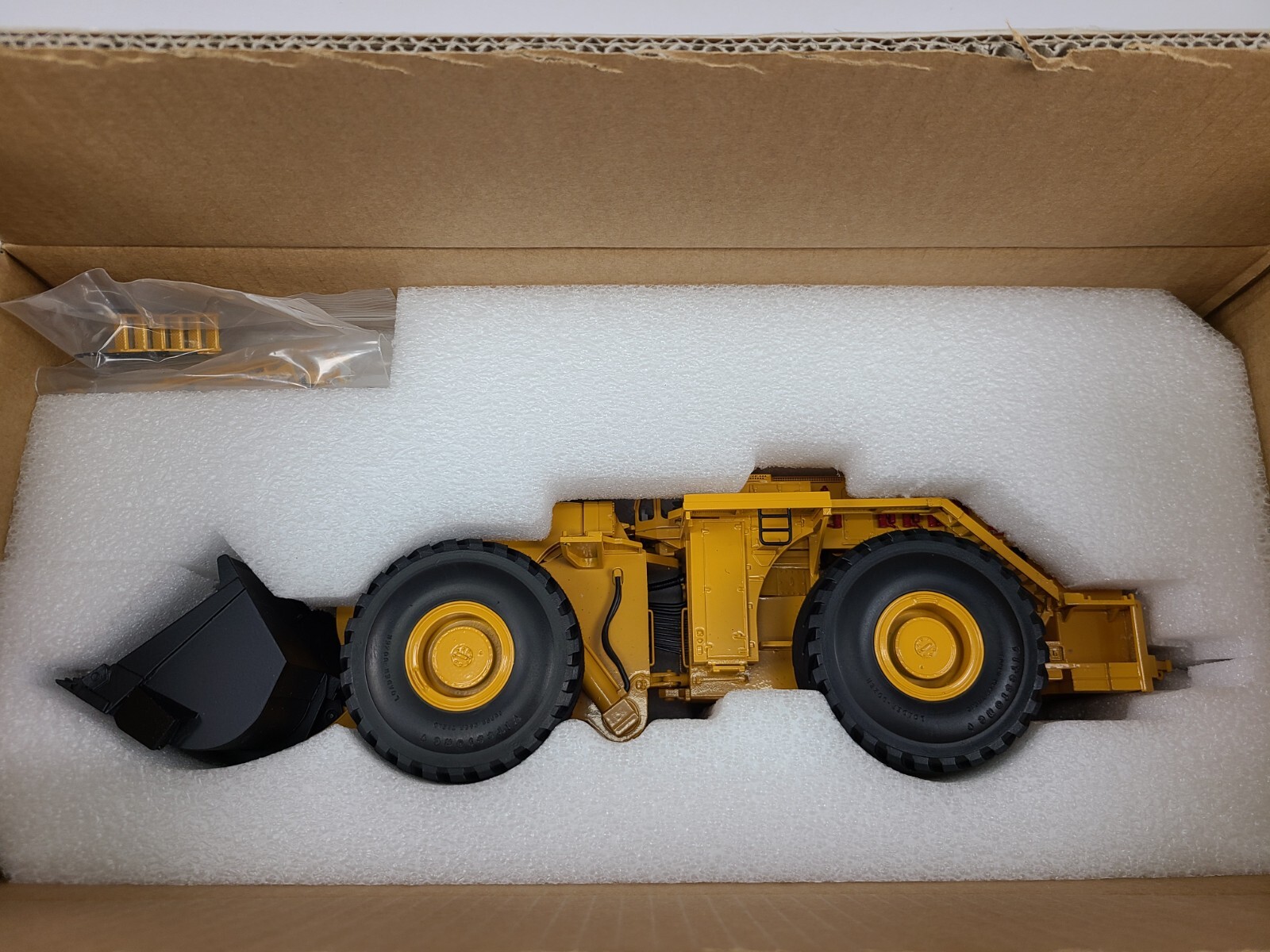 Letourneau L-2350 Wheel Loader - Yellow ASAM Smith 1:48 Scale Model # ...