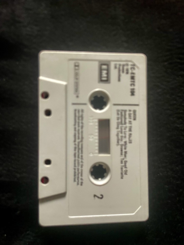 Queen A Day At The Races Cassette Tape Album 1976 - Original Issue Blue ...