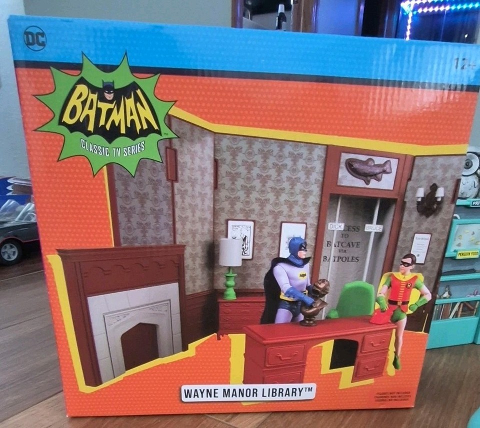 McFARLANE BATMAN 1966 TV FIGURES, BATCAVE, WAYNE MANOR LIBRARY VILLAIN ...