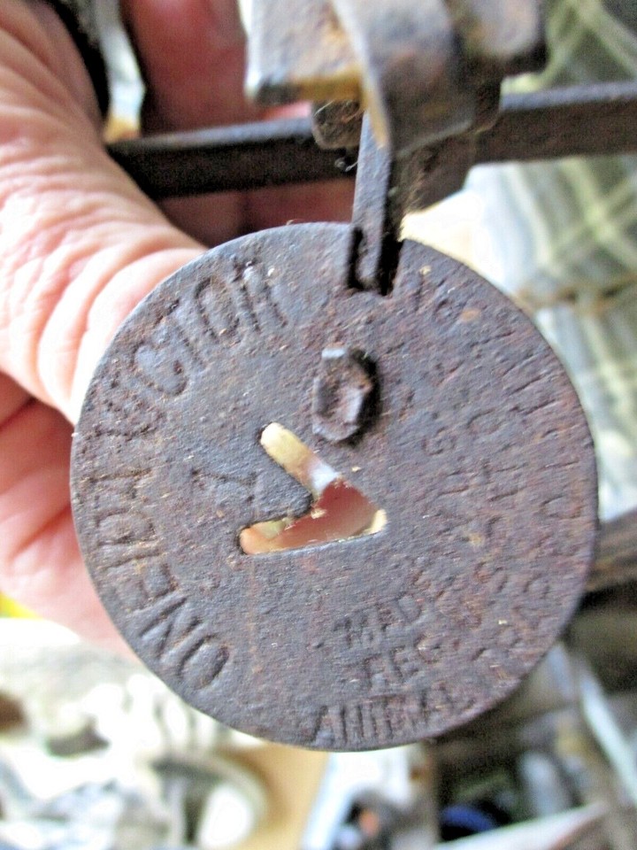 (2) Traps Vintage Oneida Victor # 1 and ??? Traps Trapping | eBay