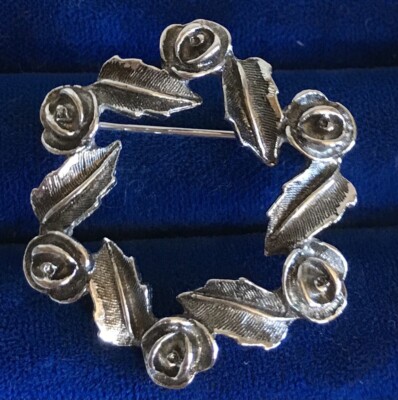 SARAH COVENTRY Rose Rosebud Vintage Antiqued Silver Tone 1.5" Wreath ...