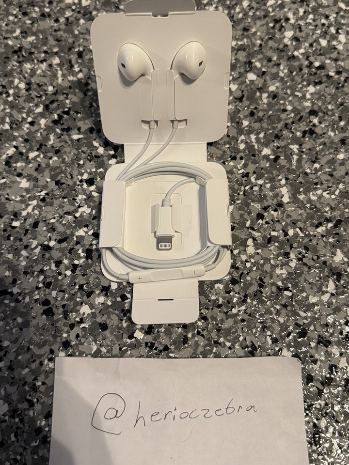 Apple Earpods OEM - iPhone 14 13 12 11 Lightning Cable Earbud ...