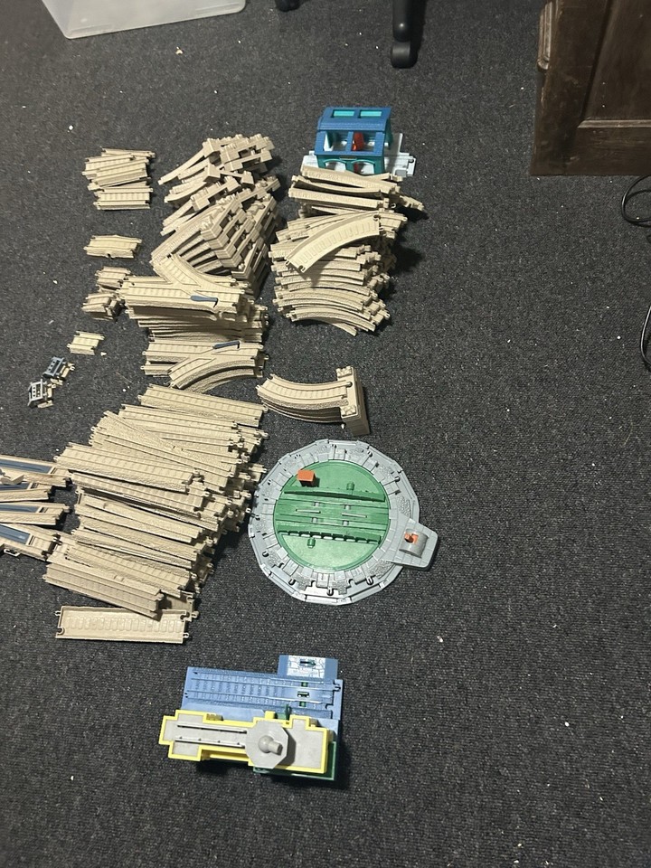 Thomas The Tank Track Master Track, Turntable And Building Only No ...