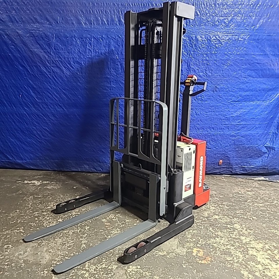 2016 Raymond Electric Pallet Stacker RSS40 | eBay
