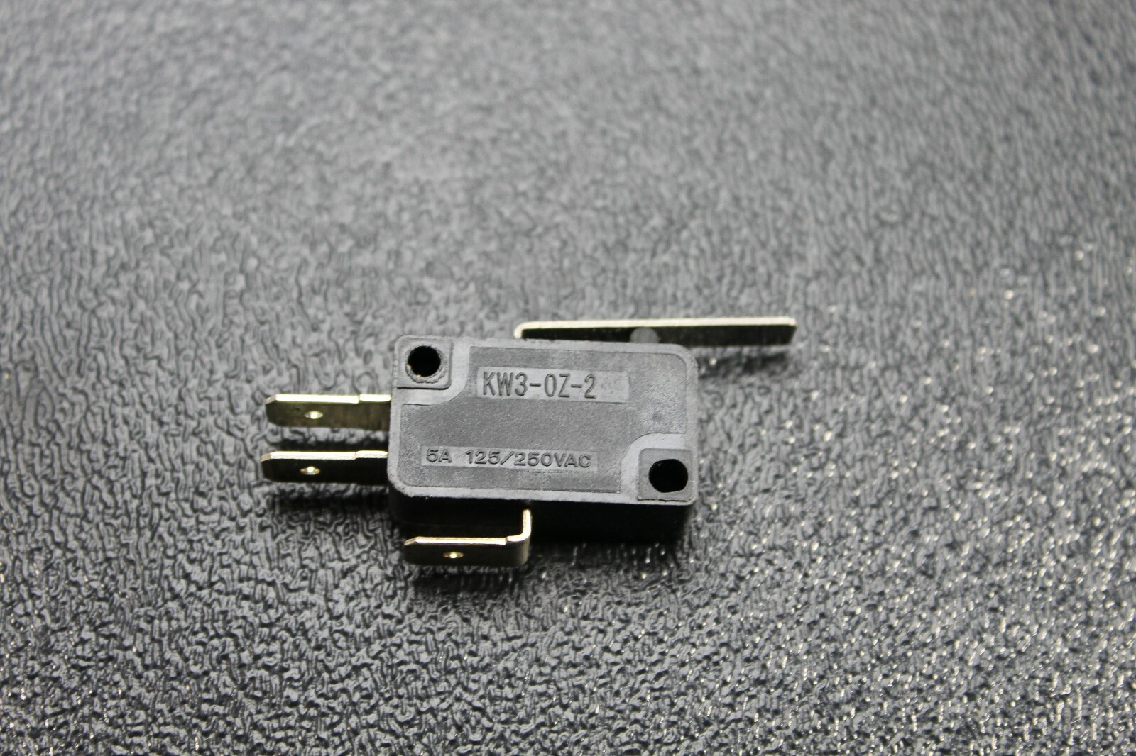 ON-ON MICRO SWITCH NITROUS WOT SPDT 5 AMP 125/250 VAC 1 1/8 X 5/8 EC ...