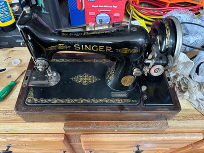 Sewing Machines - 1927 Singer Sewing Machine