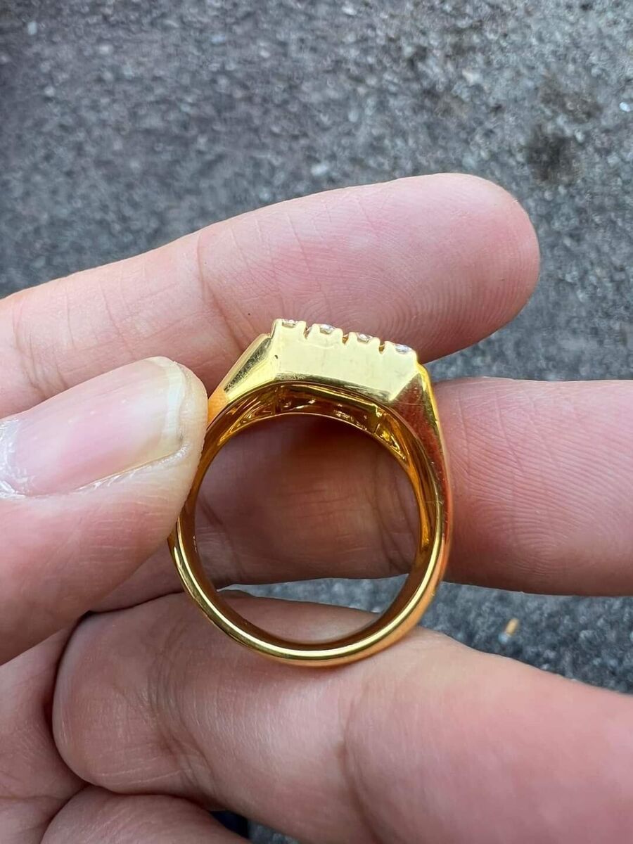 Certified 1.35 Carat Real Diamond Solid 18k Yellow Gold Certified 1.35 Carat Real Diamond Solid 18k Yellow Gold