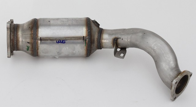 Porsche Katalysator Macan R4 2 0l 4 Zylinder Katalysator 8K0254253D NEU ...