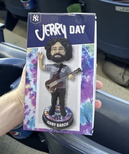 Limited NEW YORK YANKEES JERRY GARCIA BOBBLEHEAD 2023 SGA GRATEFUL DEAD ...