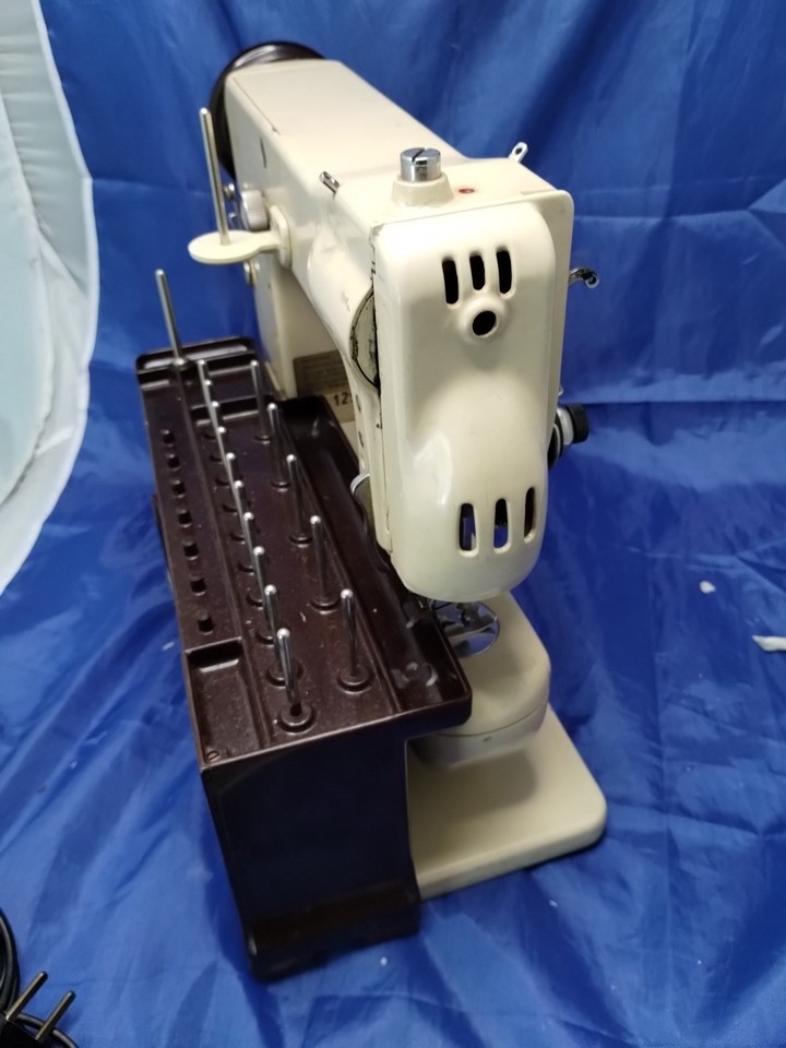ANTIQUE SEWING Machine Vintage BERNINA 125 Needs Motor Read Description ...