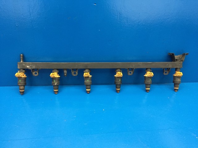 BMW E34 M30 Fuel Rail With Regulator and Injectors Bosch B35 for sale ...