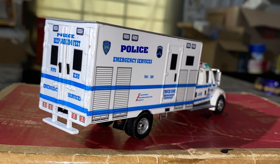1/64 Code 3 KitbashMobile Command Post NYPD ESU NEW YORK POLICE ...
