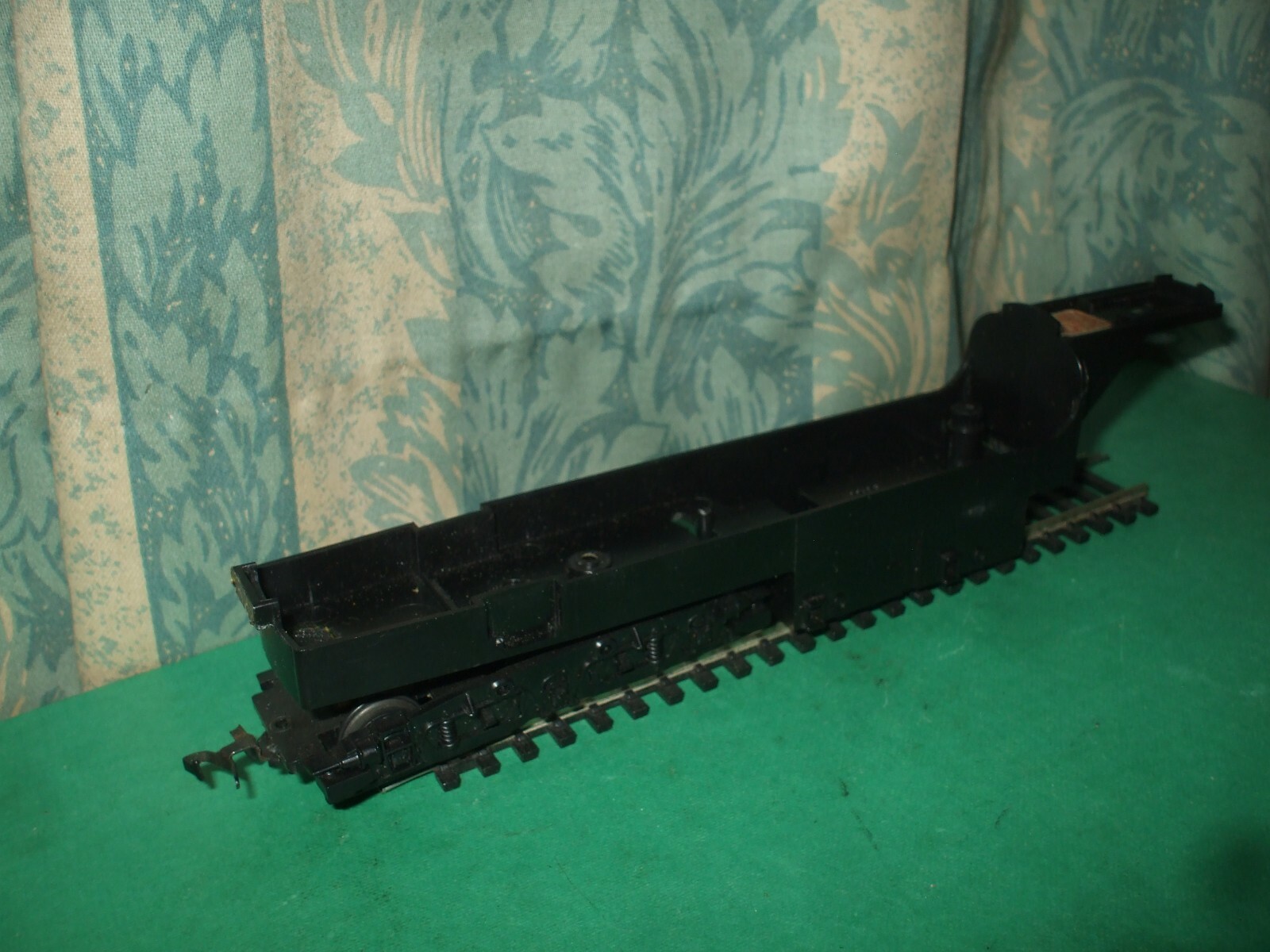 TRIANG HORNBY CLASS 37 LOCO CHASSIS ONLY - No.4 | eBay