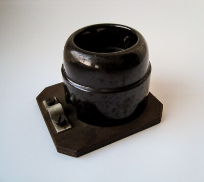 Steckdose rund Aufputz Bakelit Vintage mit Schuko Einsatz aus Keramik ...