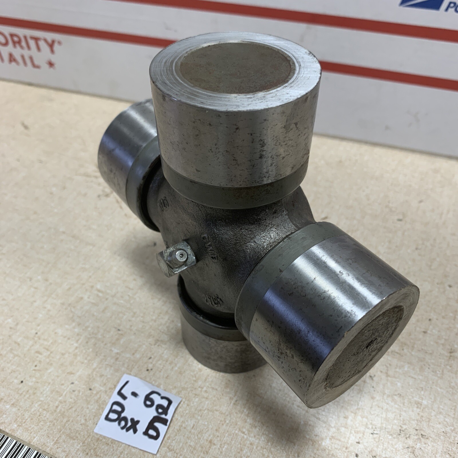GWB 587.42 Series Universal Joint W25 225N Missing 1 Snap Ring New Out ...